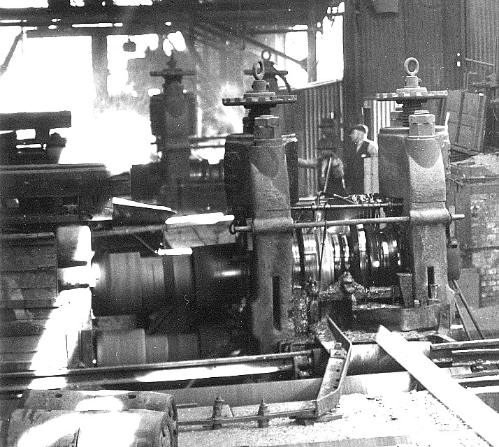 Hot rail entering rolls - detail